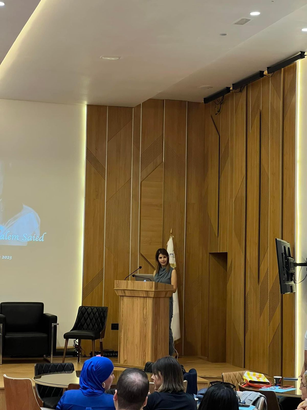 Explorez les Secrets des Mini-Vis en Orthodontie avec Dr Amina